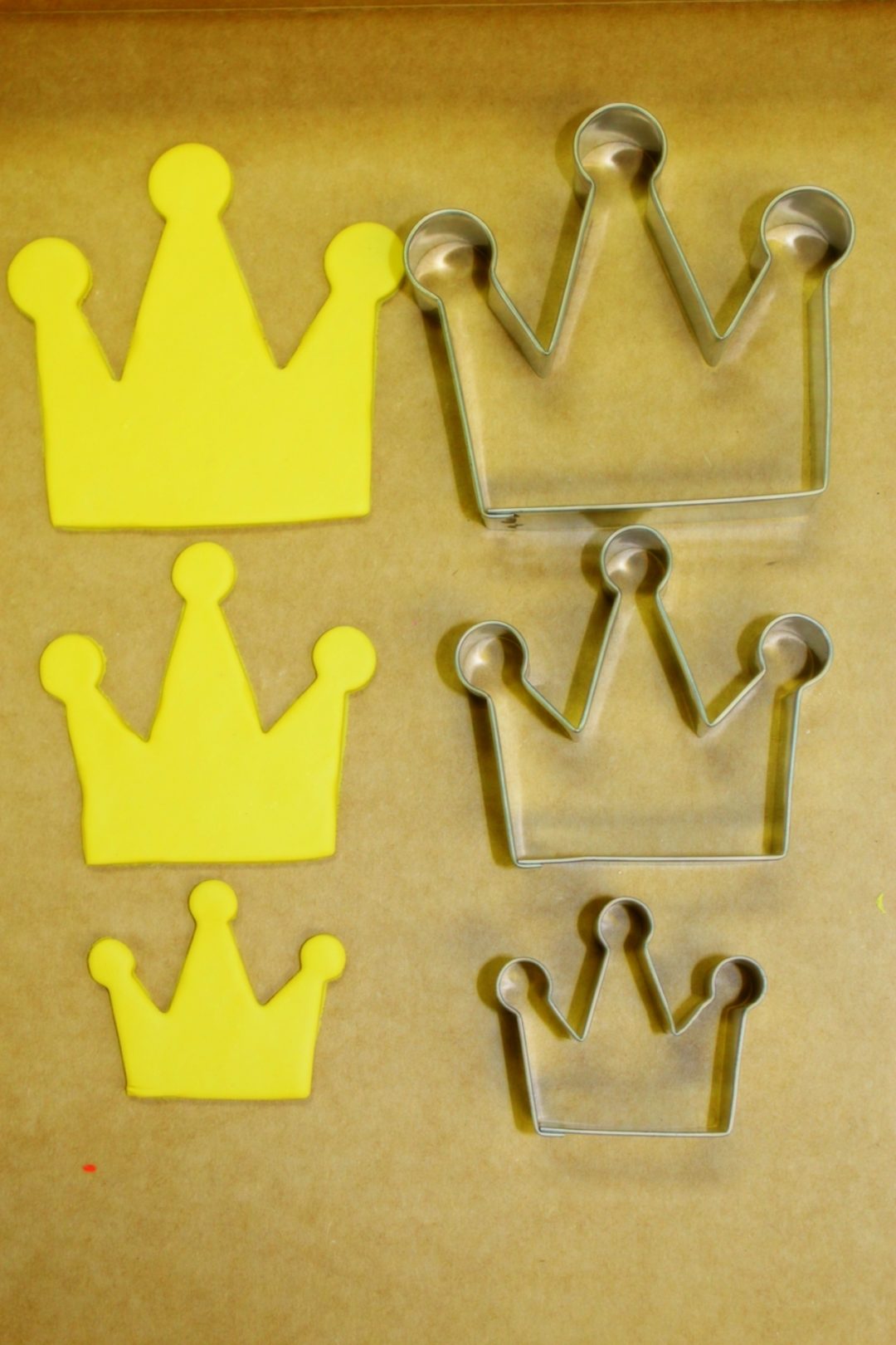 Multi-size Crowns Cutter | Annettes Cake Supplies